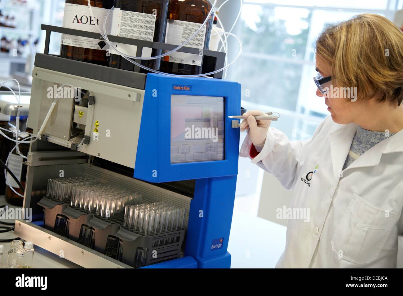 Flash chromatography hi-res stock photography and images - Alamy