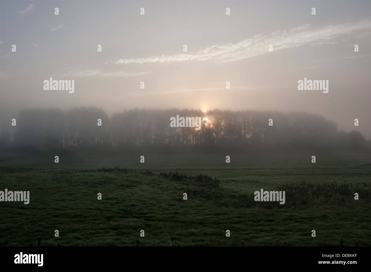 Beautiful english countryside in the autumn hi-res stock photography ...