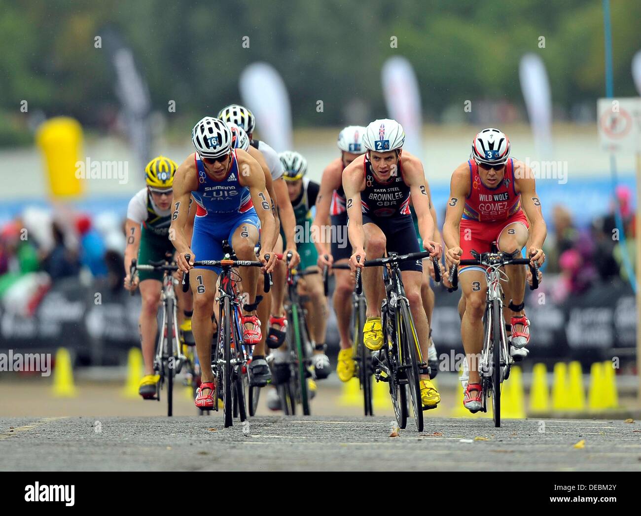 London, UK. 15th Sep, 2013. (l to r) Ryan Bailie (AUS, 16), Jonathan ...