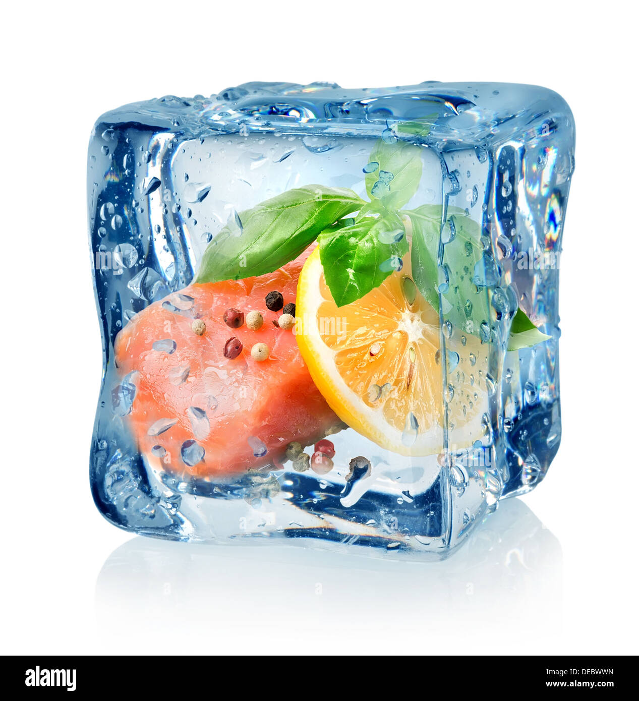 Fish frozen in ice block hi-res stock photography and images - Alamy