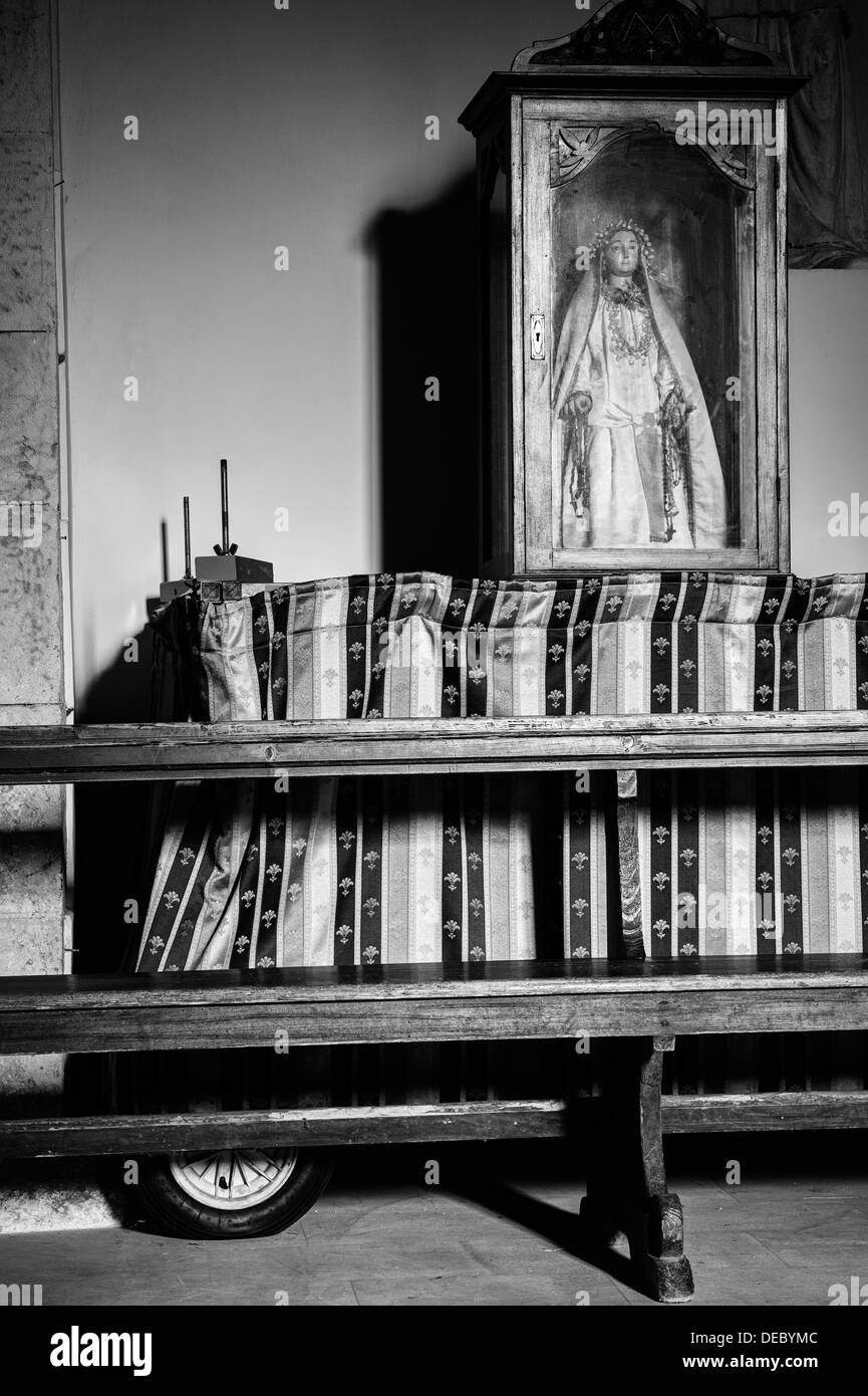 Italy. Church inner view Stock Photo - Alamy