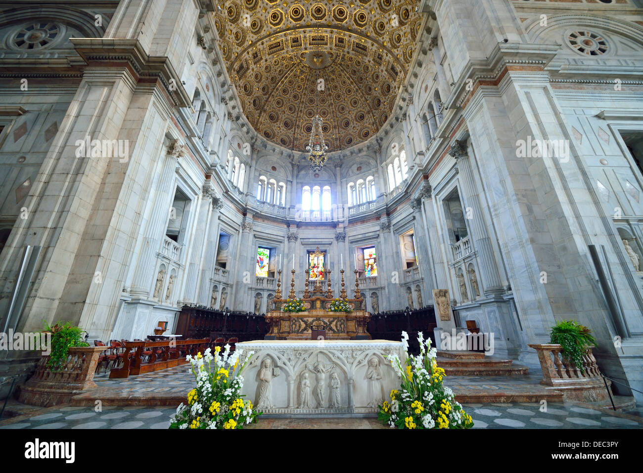 Interior, choir and altar of Como Cathedral, Cathedral of Santa Maria ...