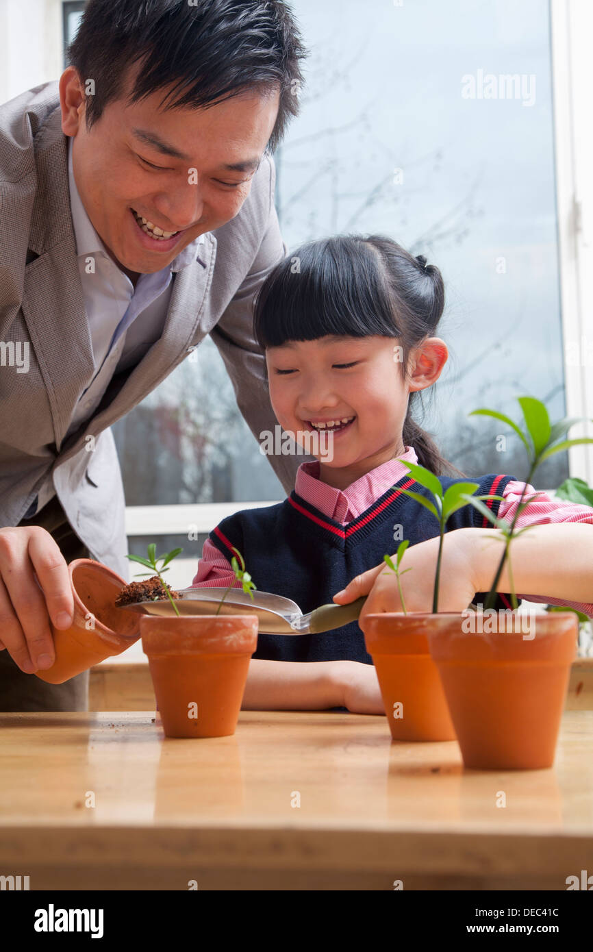Plants classroom hi-res stock photography and images - Alamy