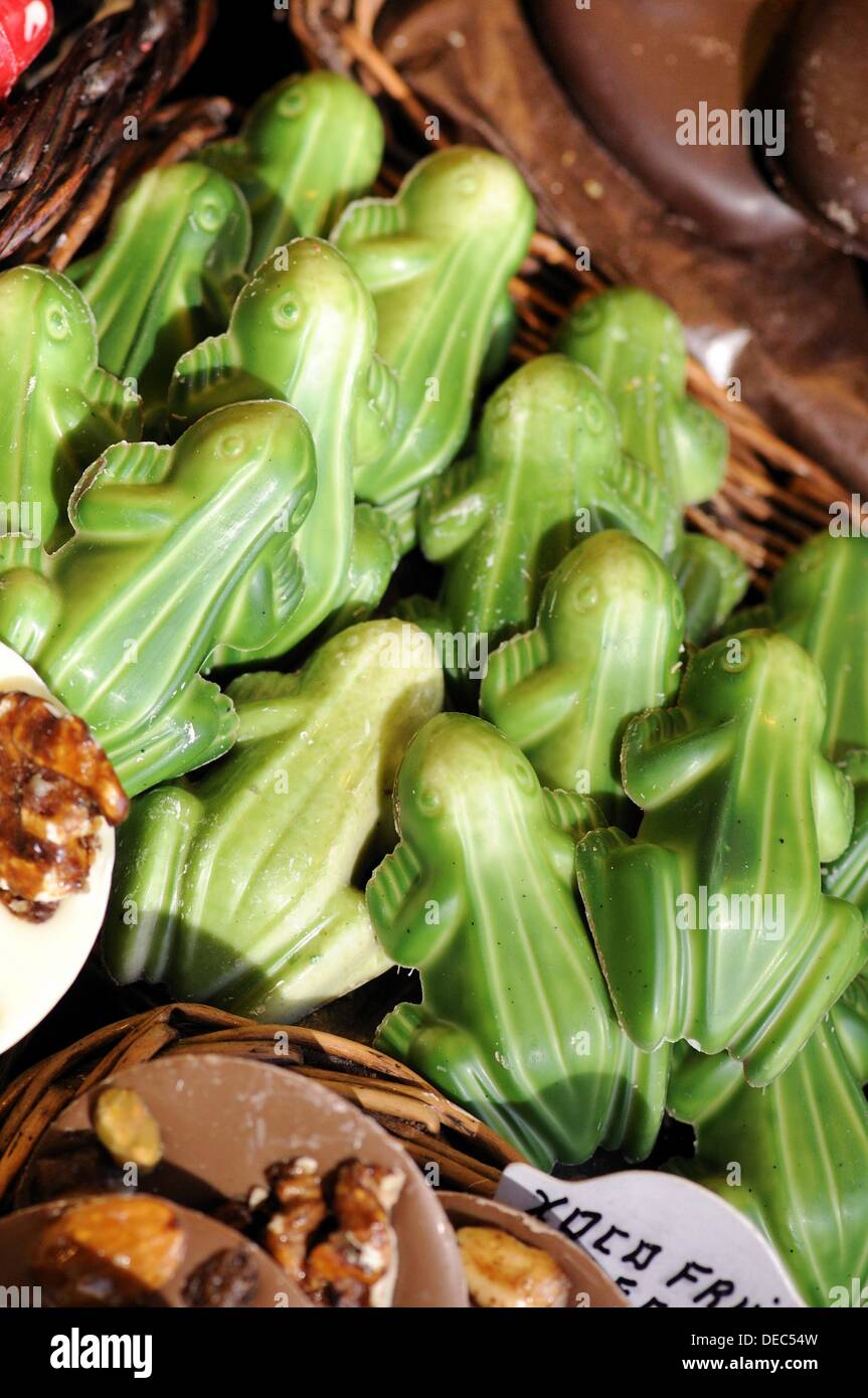 Frog shaped hi-res stock photography and images - Alamy