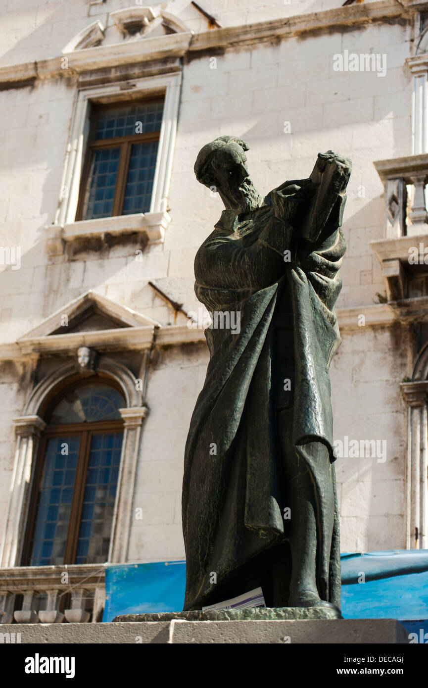 Poet marko marulic statue hi-res stock photography and images - Alamy