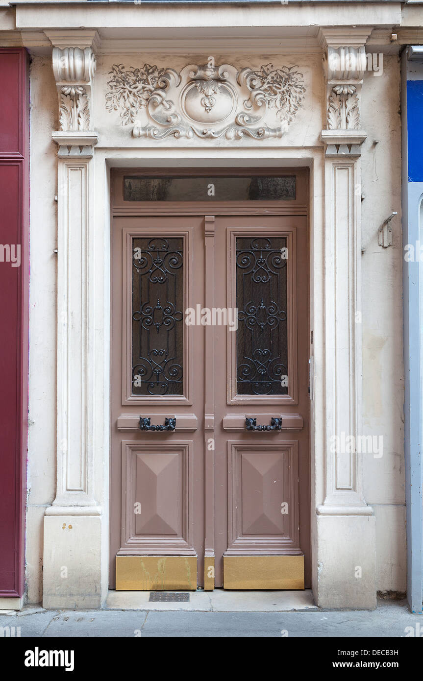 Ornate door frame hi-res stock photography and images - Alamy