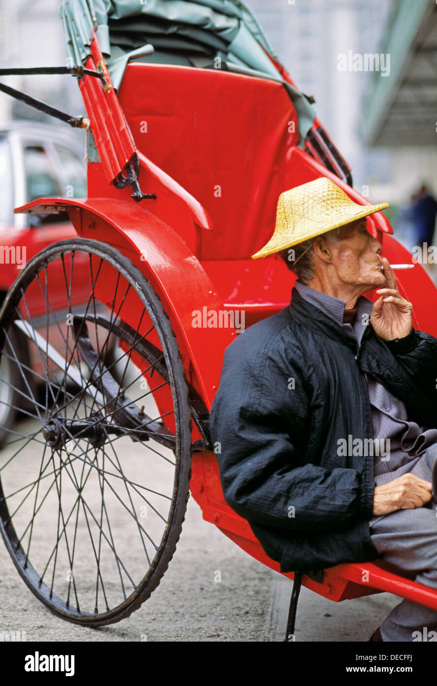 Rickshaw hong kong hi-res stock photography and images - Alamy