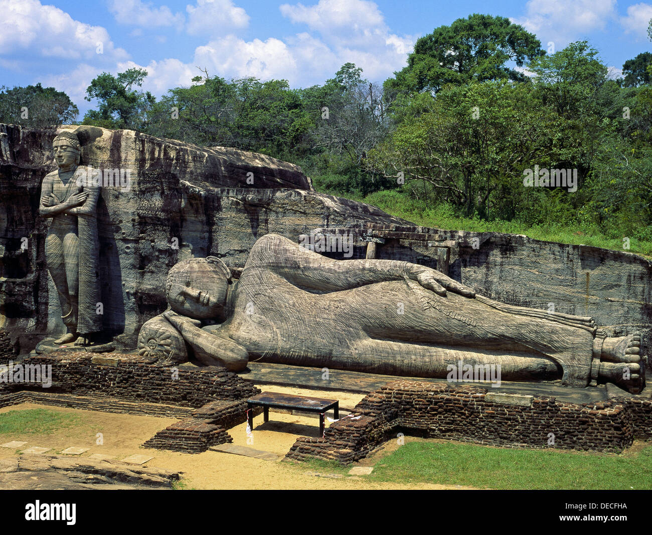 Kalu Gal Vihara Buddha Statue High Resolution Stock Photography and ...