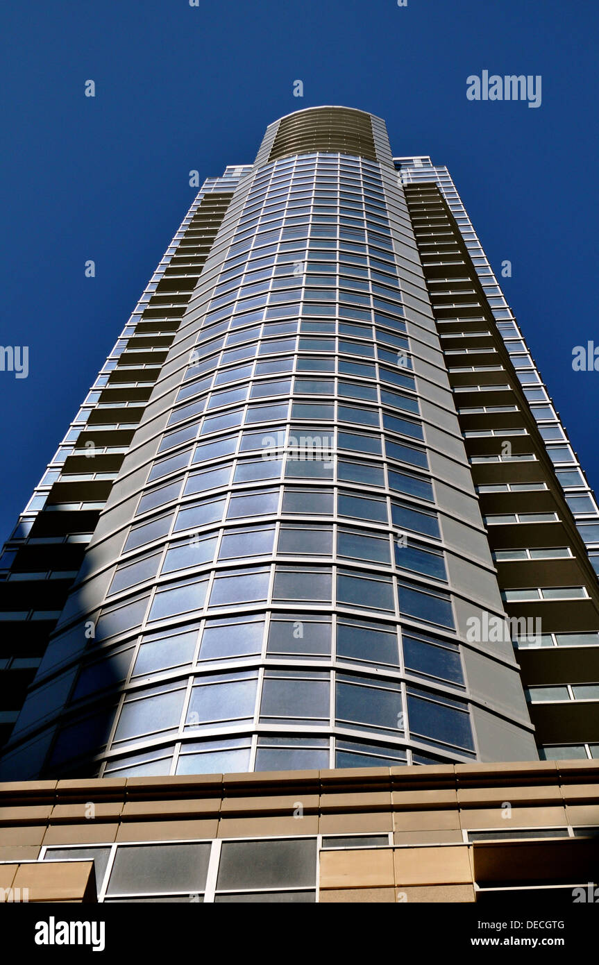 Hi rise architecture hi-res stock photography and images - Alamy