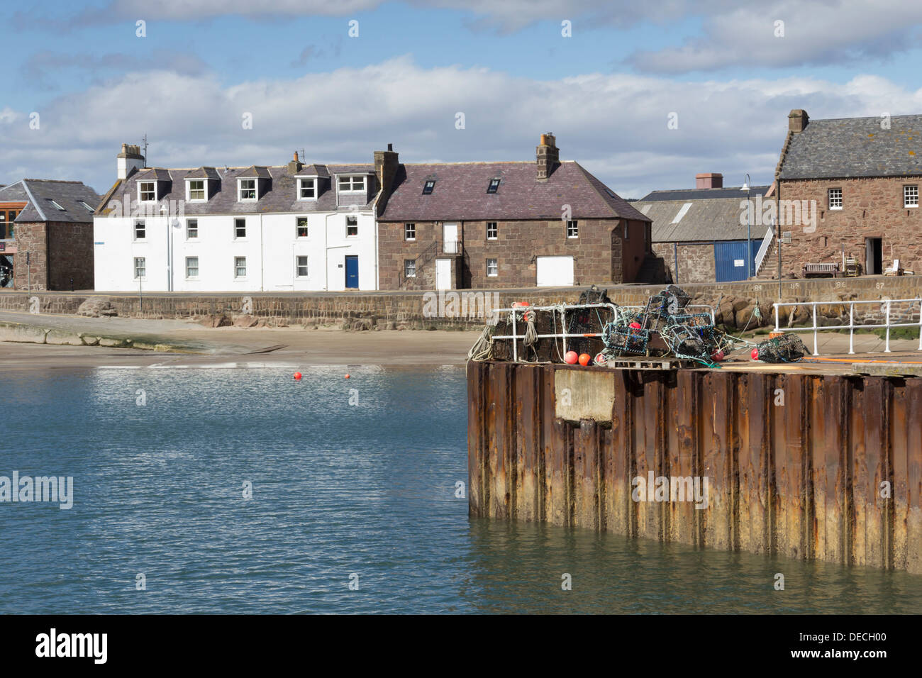 Stonehaven harbour fishing hi-res stock photography and images - Alamy