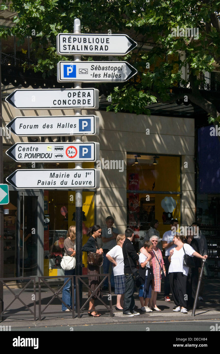 Paris address sign hi-res stock photography and images - Alamy