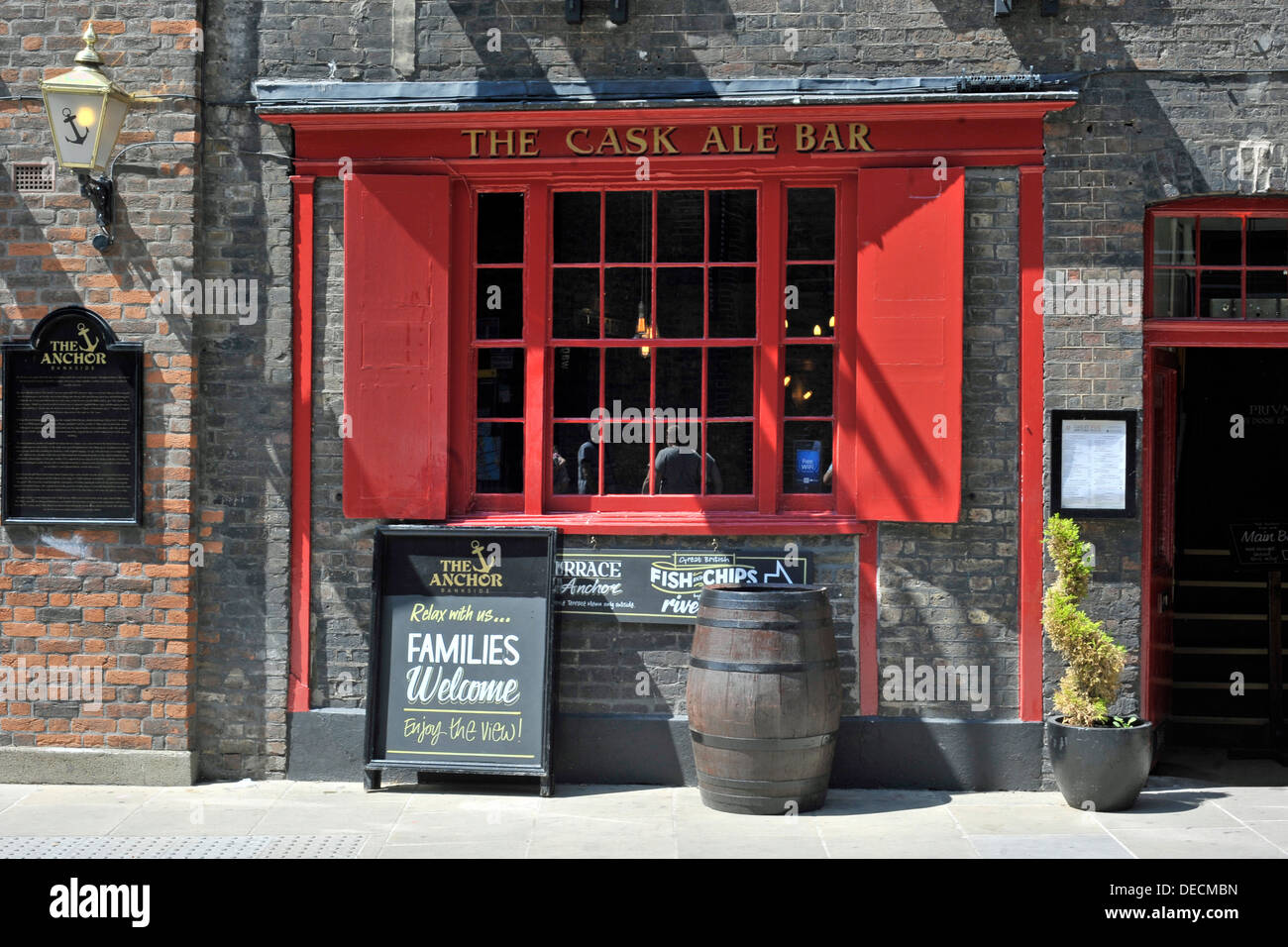 the cask ale bar london southbank bankside Stock Photo - Alamy