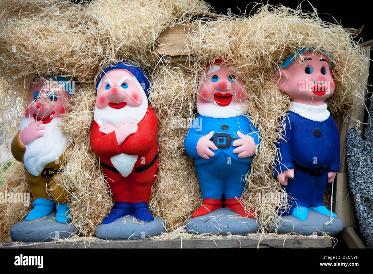 Dwarves hi-res stock photography and images - Alamy