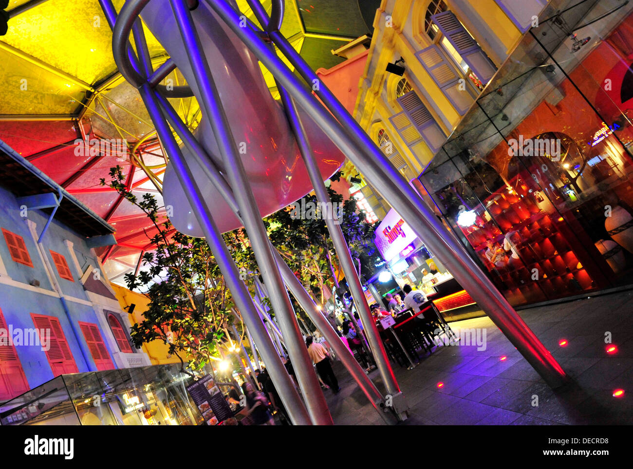 Singapore Nightlife - Clarke Quay Stock Photo - Alamy