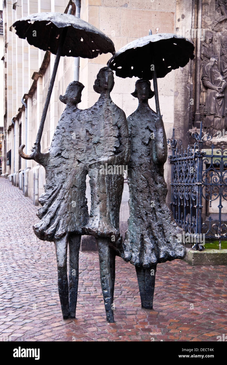 Statues of three women hi-res stock photography and images - Alamy
