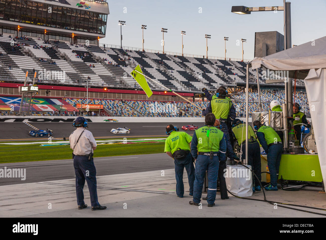 Race pit pits stop hi-res stock photography and images - Alamy