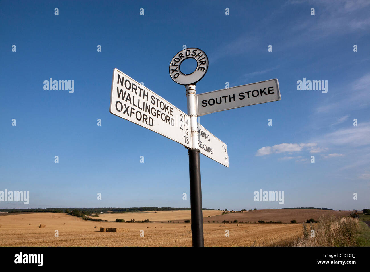 Cast iron road sign hi-res stock photography and images - Alamy