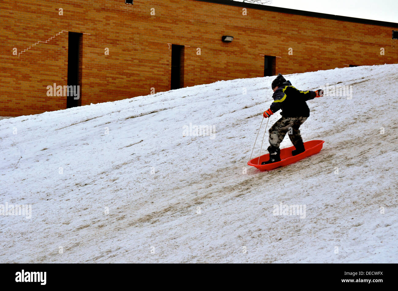 Sleds people hi-res stock photography and images - Alamy