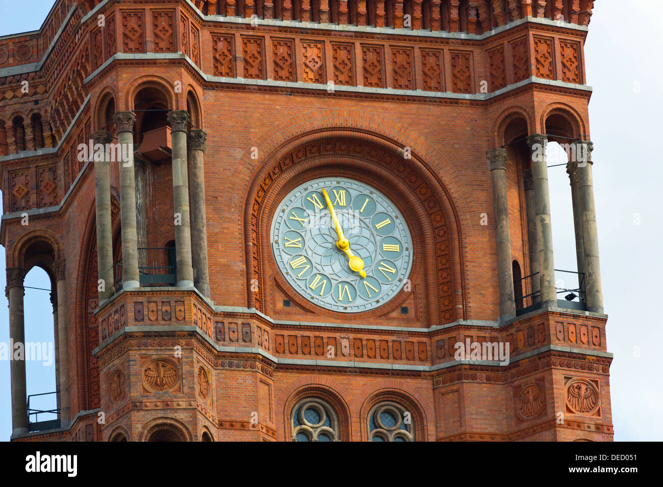 Townhall tower hi-res stock photography and images - Alamy