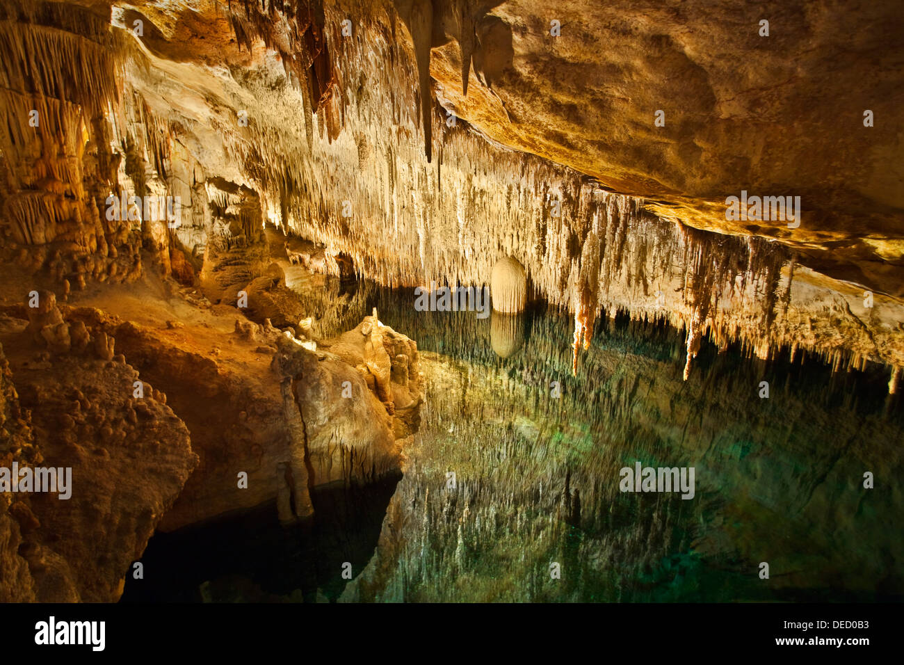 Majorca caves of drach hi-res stock photography and images - Alamy