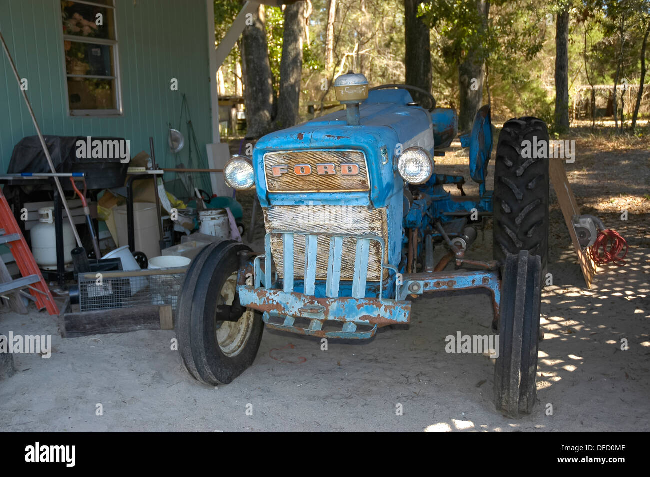 Ford tractors hi-res stock photography and images - Alamy