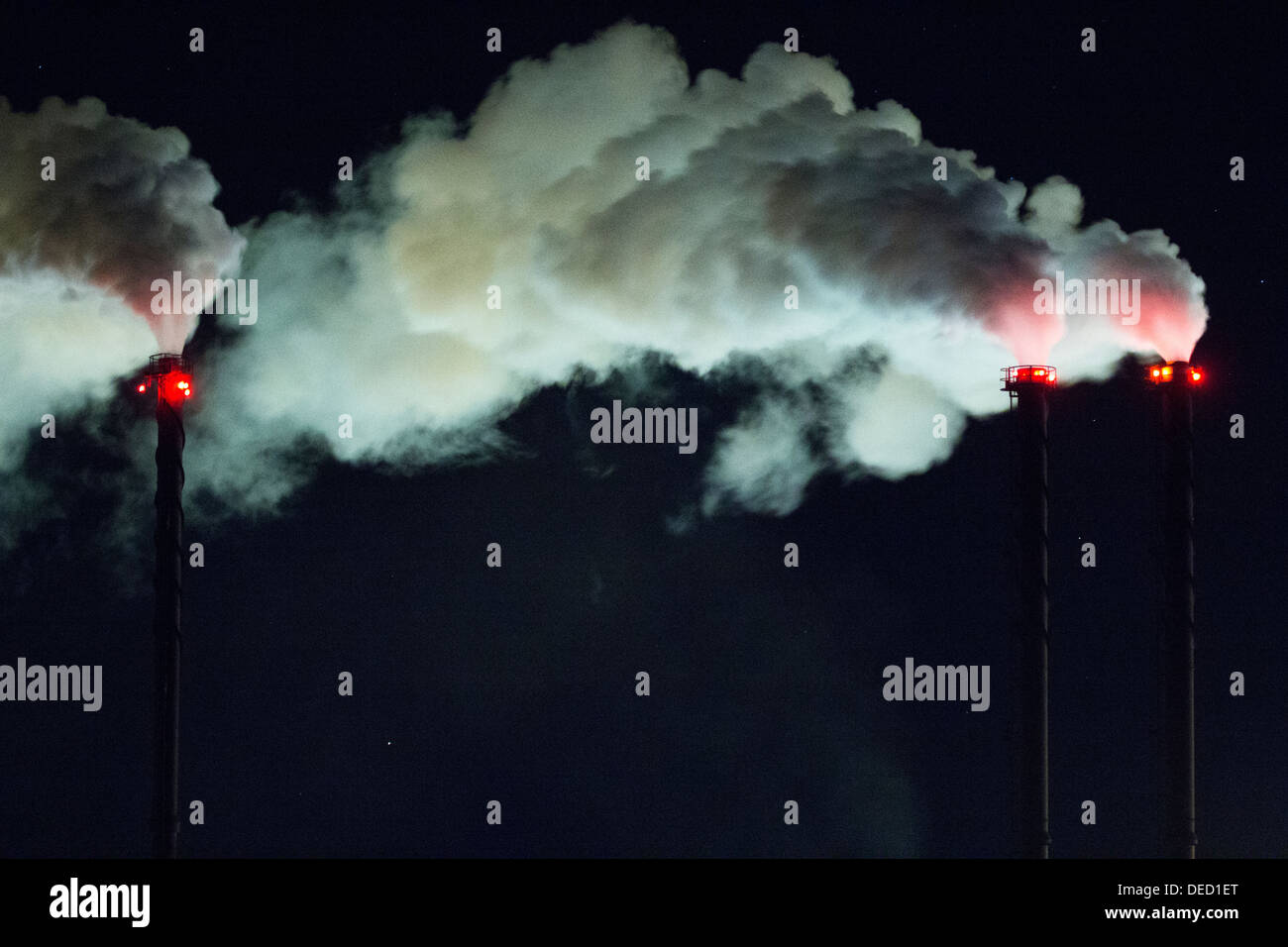Smoke chimney chimneys pollution hi-res stock photography and images ...