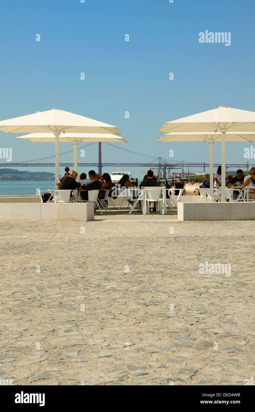 Waterfront terrace hi-res stock photography and images - Alamy