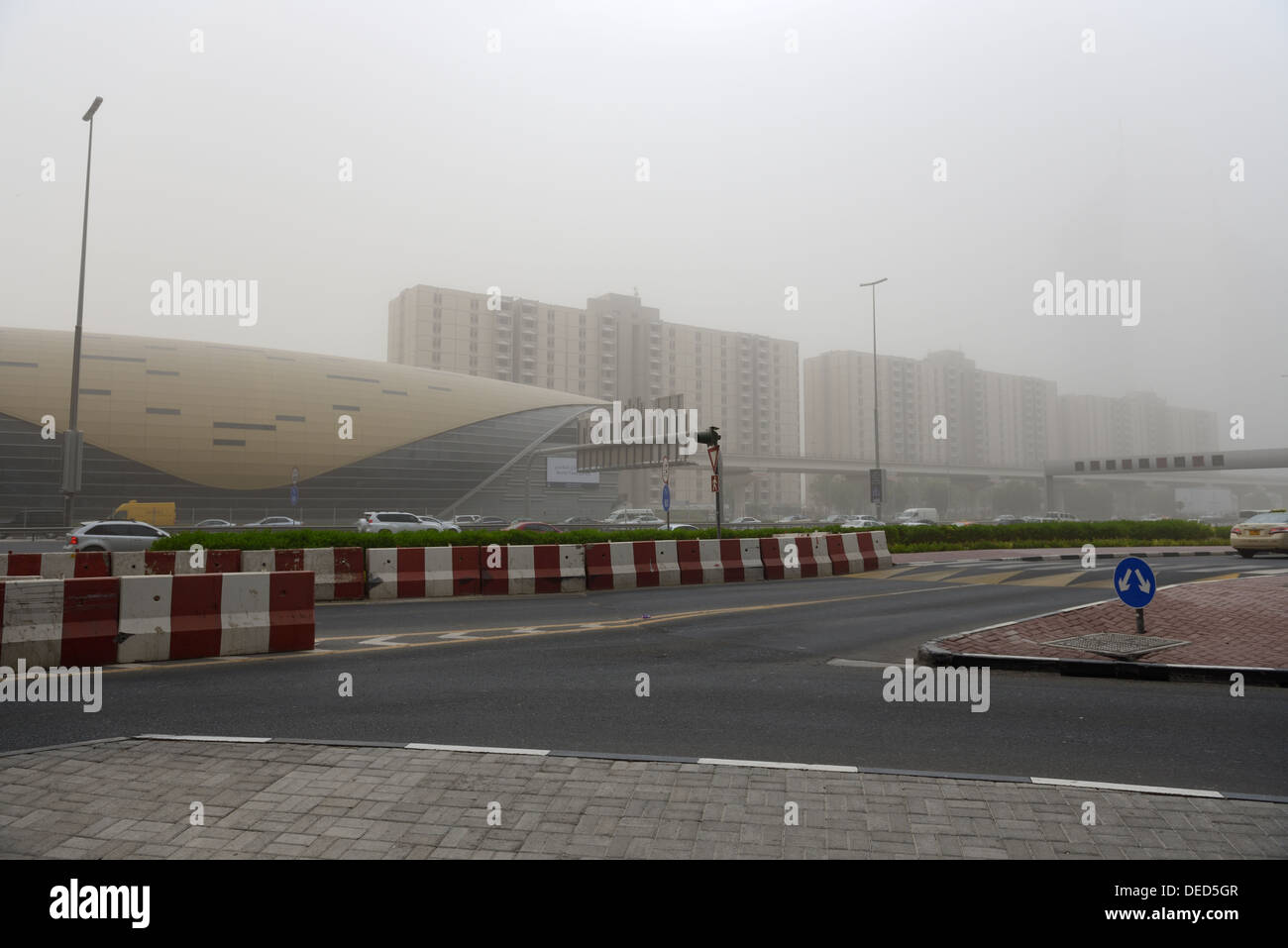 Dubai dust storm hi-res stock photography and images - Alamy