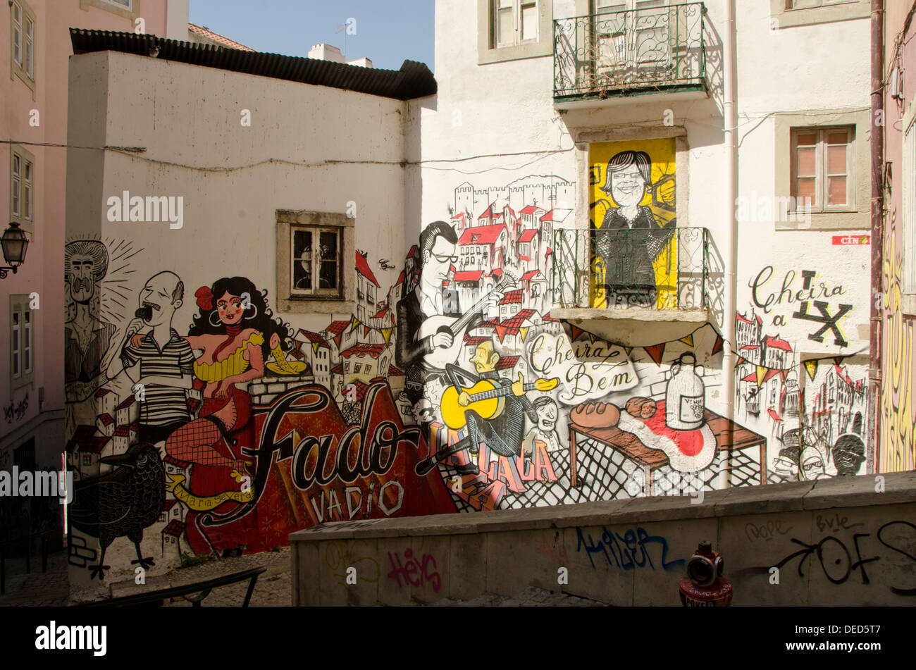 Alfama fado hi-res stock photography and images - Alamy