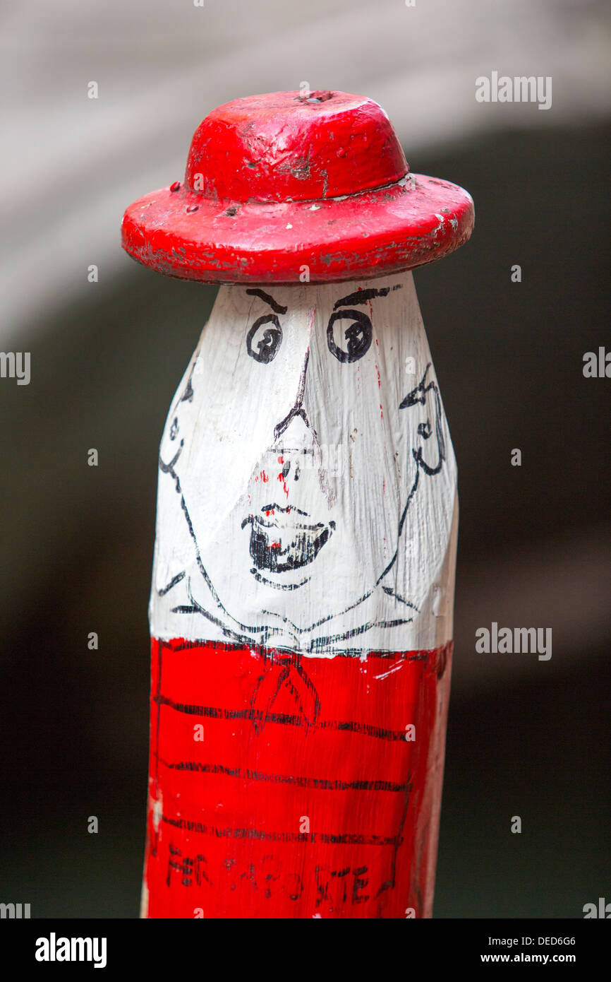 PAINTED GONDOLA POST. VENICE, ITALY Stock Photo - Alamy