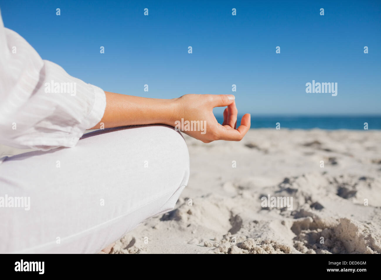 Hand pose hi-res stock photography and images - Alamy