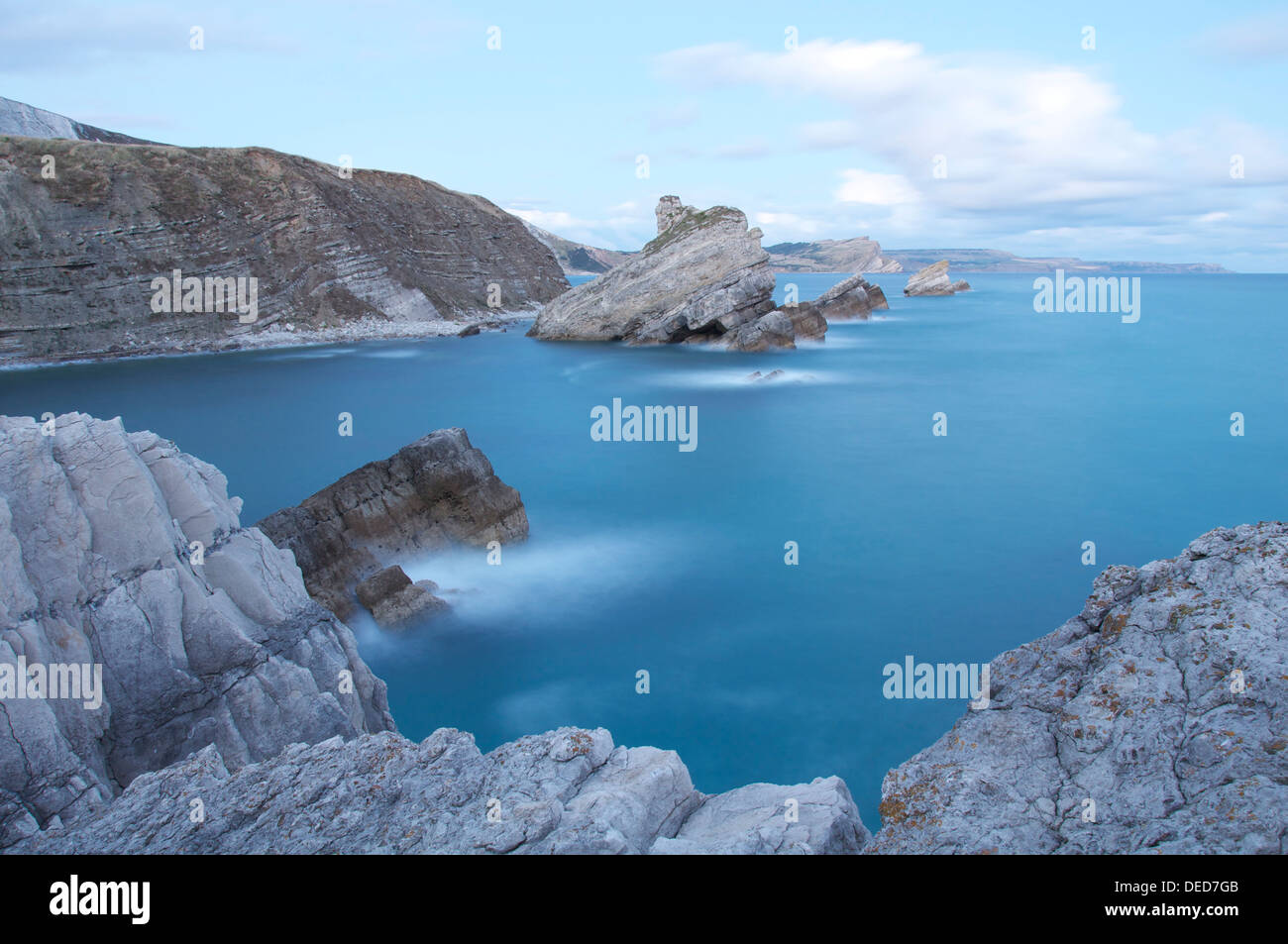 The steep cliffs of Dorset's Jurassic Coast overlook Mupe Bay, Mupe ...