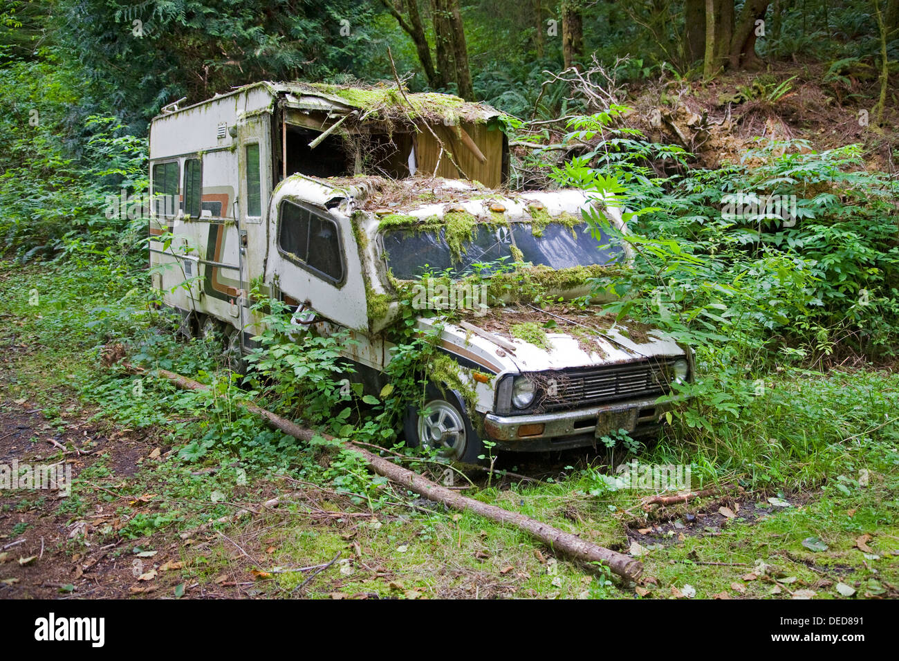 An abandoned RV at a hippie homestead on the Oregon coast Stock Photo ...