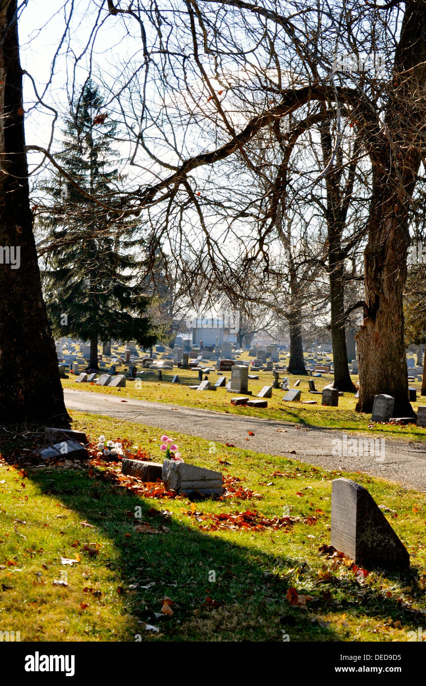 Cemetary road hi-res stock photography and images - Alamy