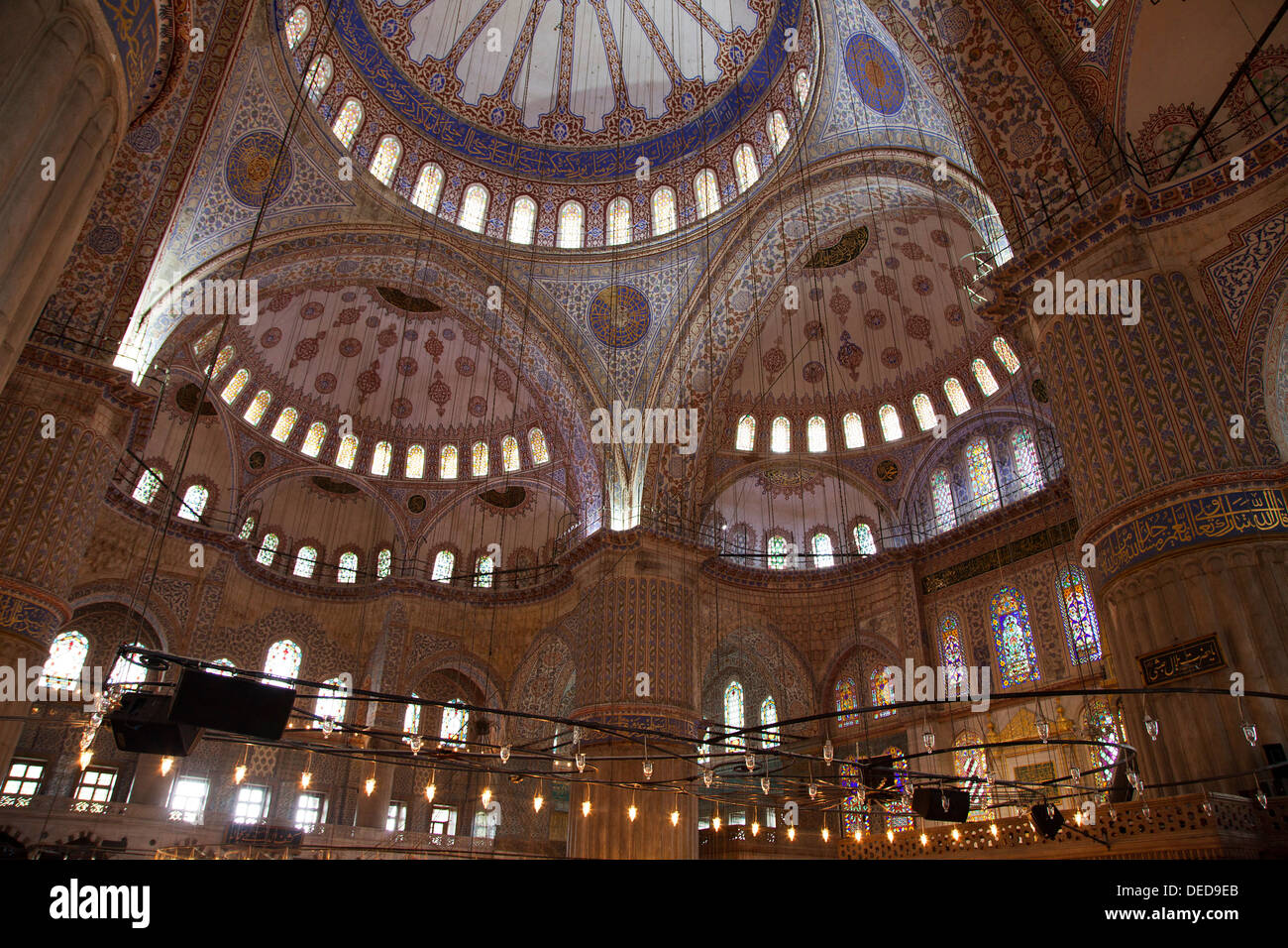 Interior view of the famous Blue Mosque in the Sultanahmet area of ...