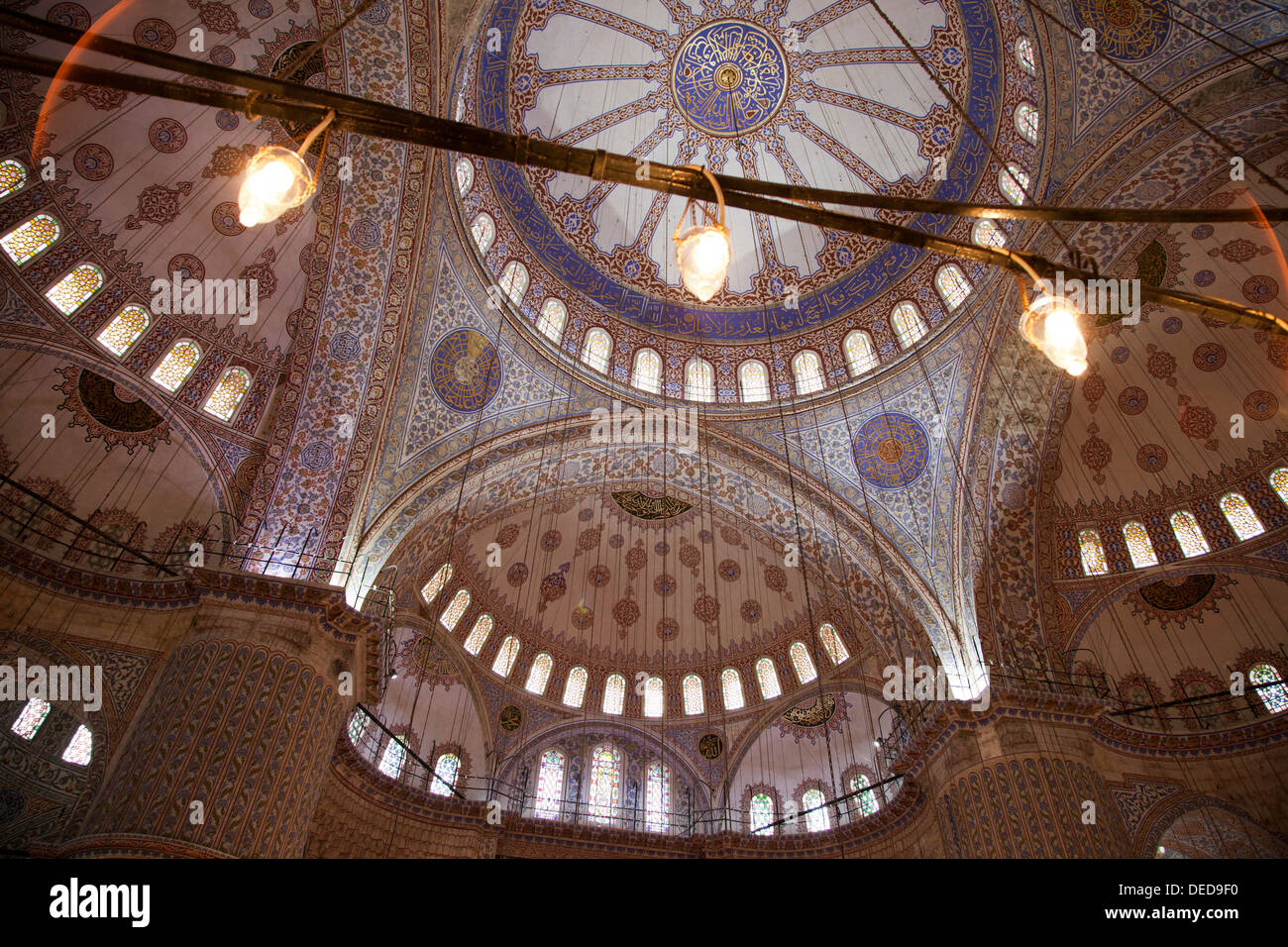 Interior view of the famous Blue Mosque in the Sultanahmet area of ...