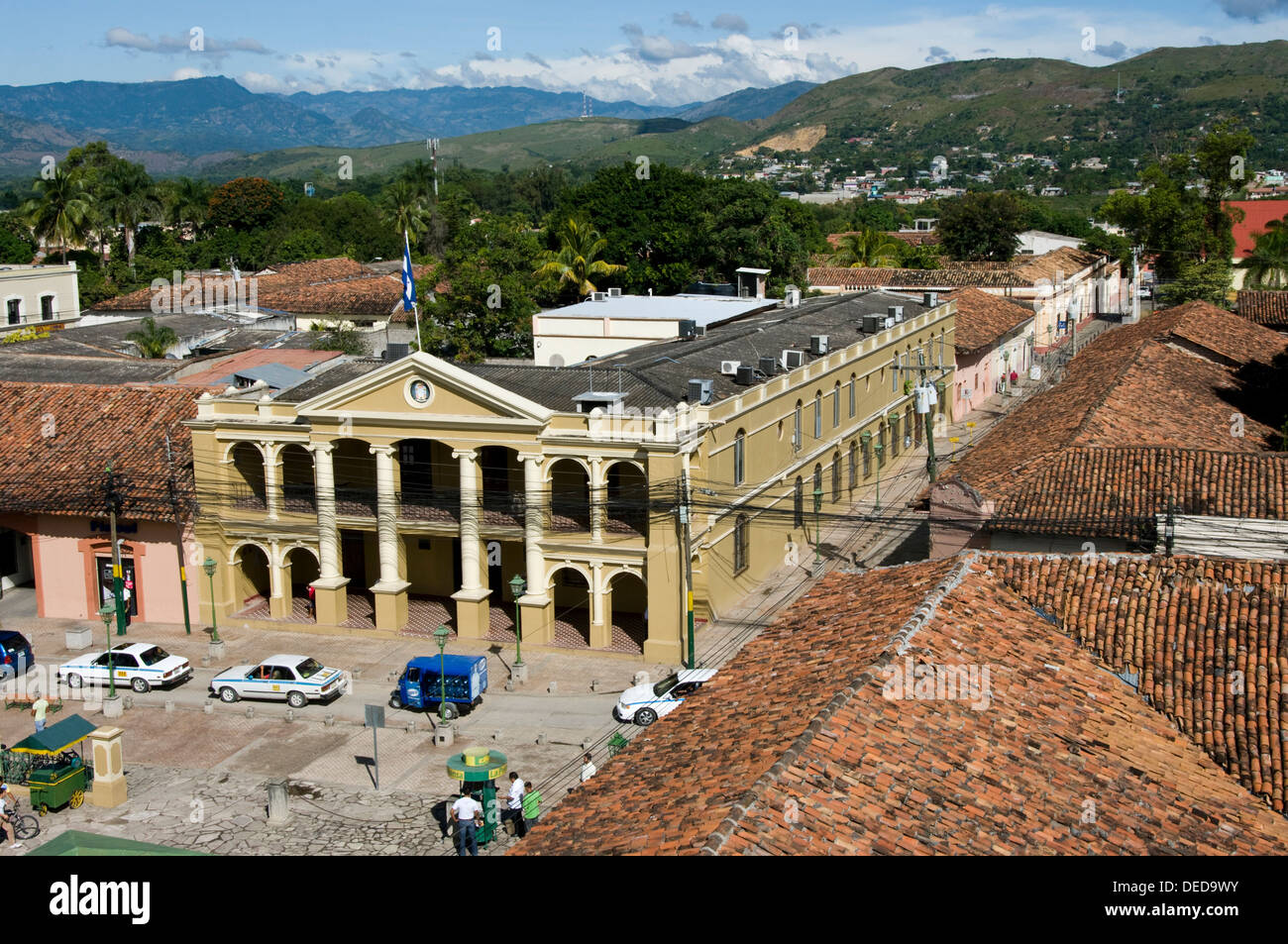 Honduras comayagua colonial building hi-res stock photography and ...