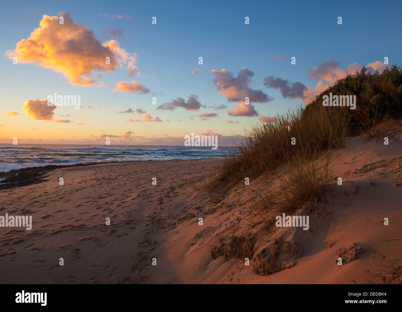 Sunrise on the beach in Tofo Inhambane, Mozambique Stock Photo - Alamy