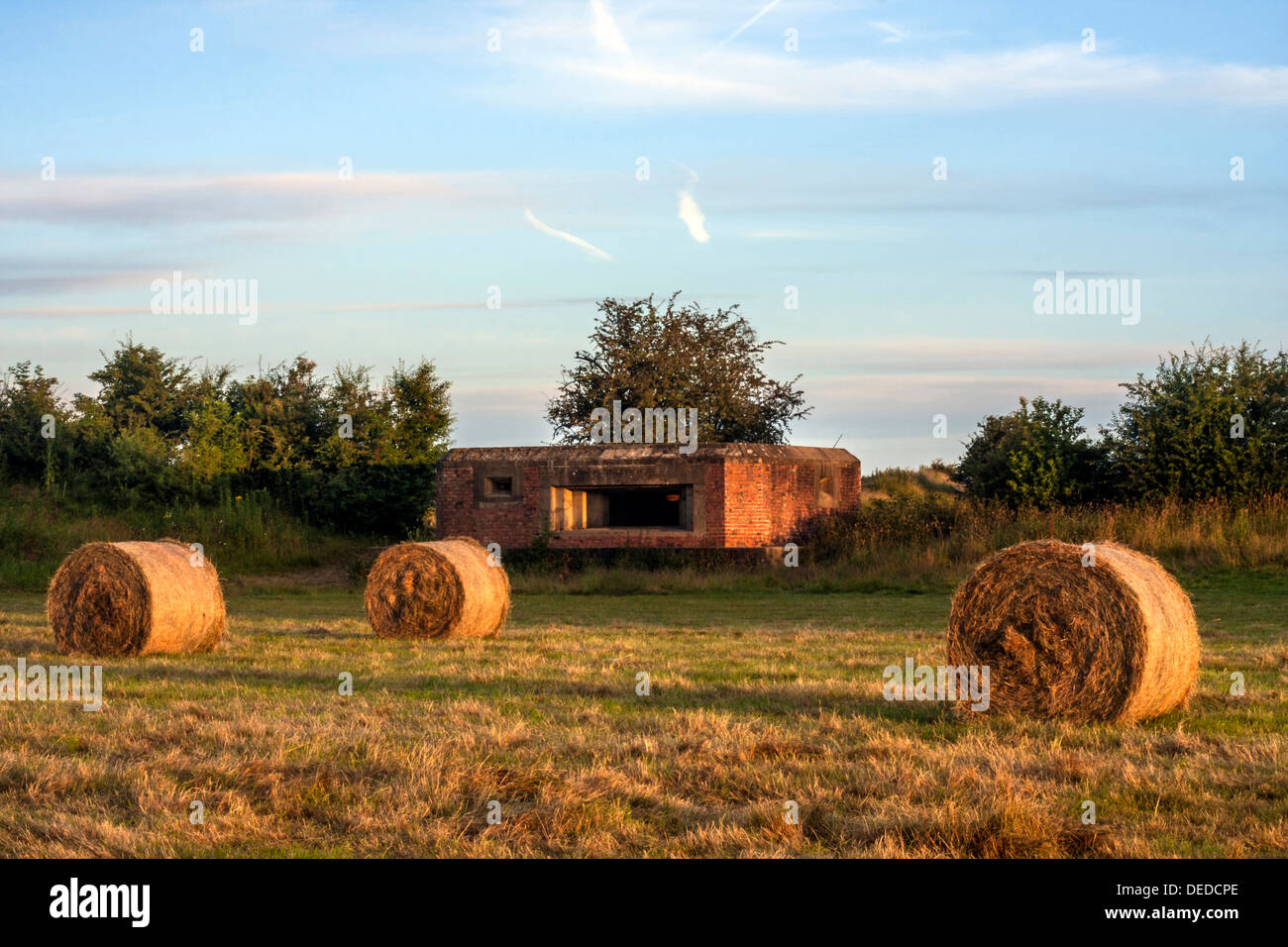 World war bunker pill box hi-res stock photography and images - Alamy