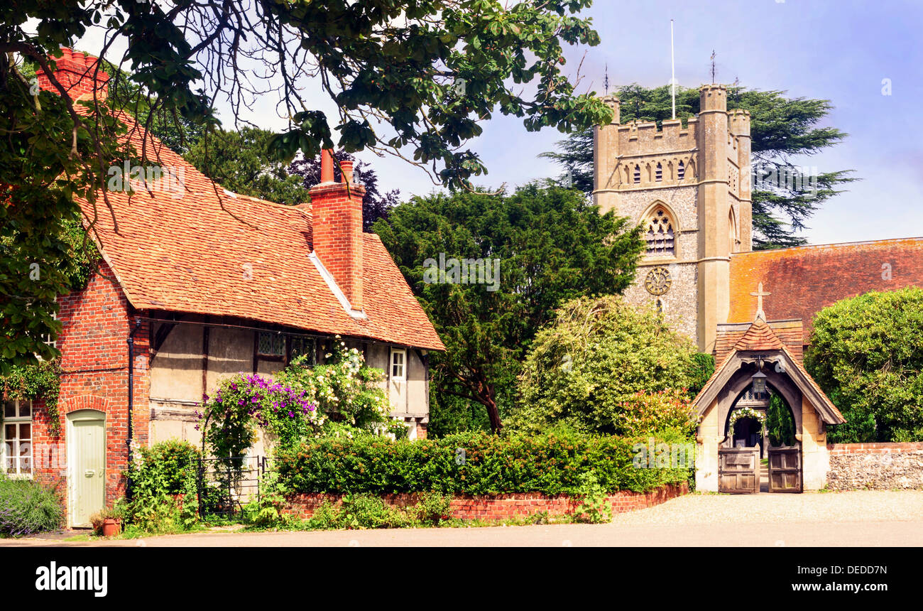Quiet buckinghamshire village hi-res stock photography and images - Alamy