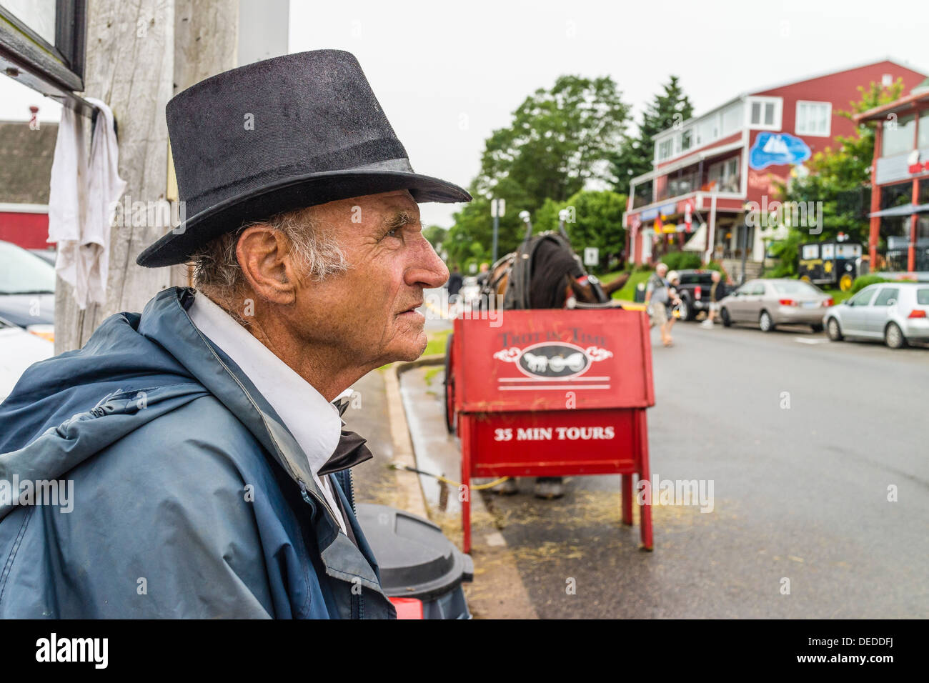 Carriage driver in top hat hi-res stock photography and images - Alamy