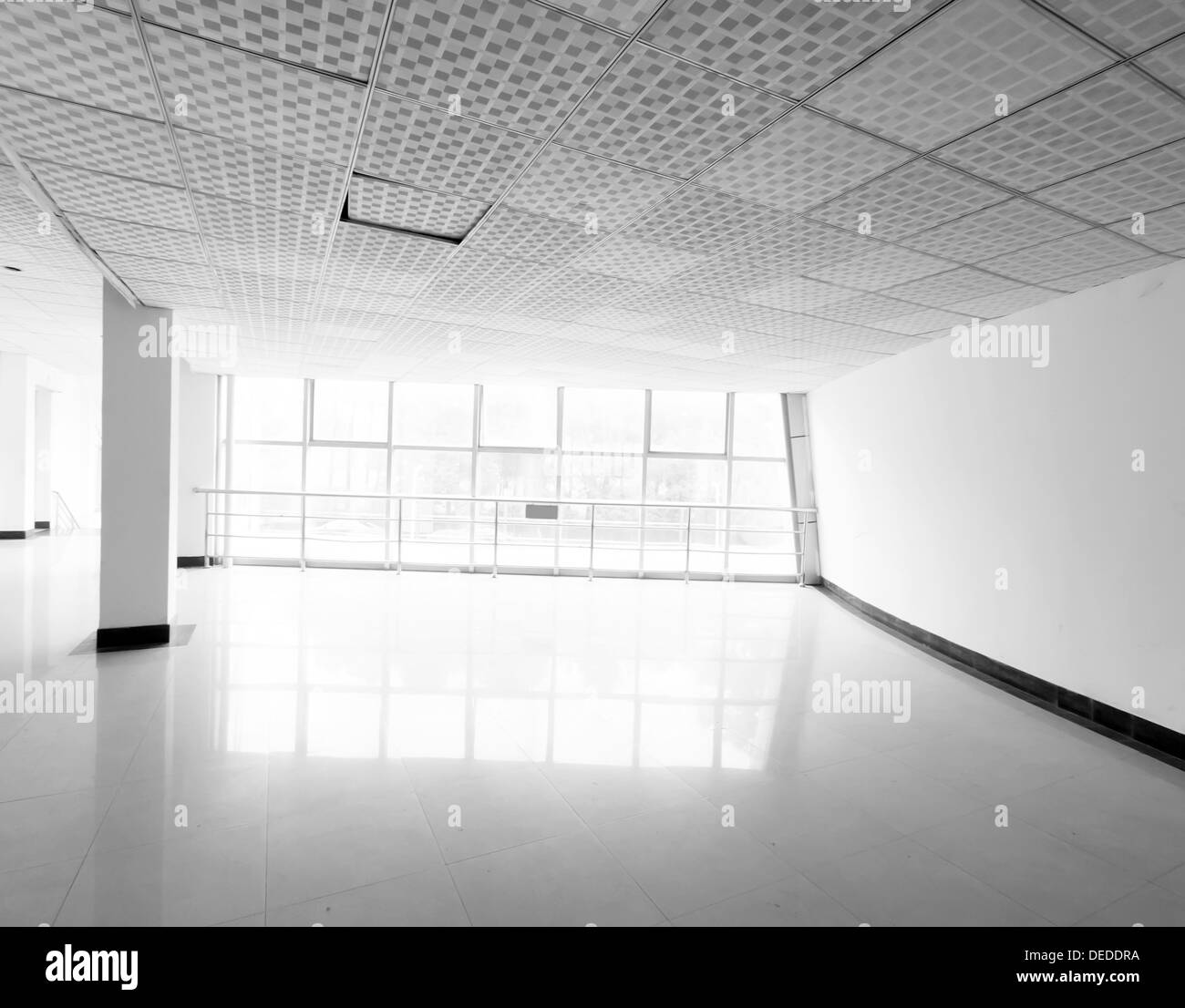 Office building interior + people Black and White Stock Photos & Images ...