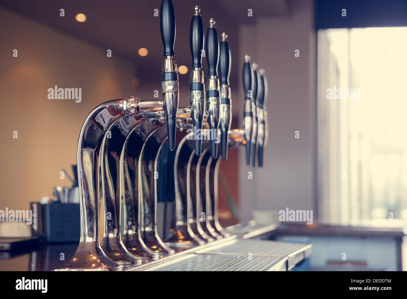 Beer pump taps hi-res stock photography and images - Alamy