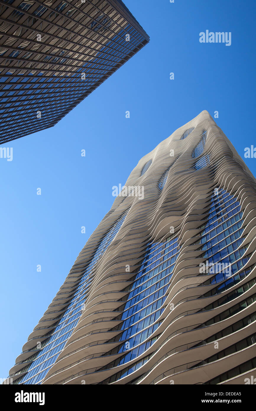 Aqua tower chicago hi-res stock photography and images - Alamy
