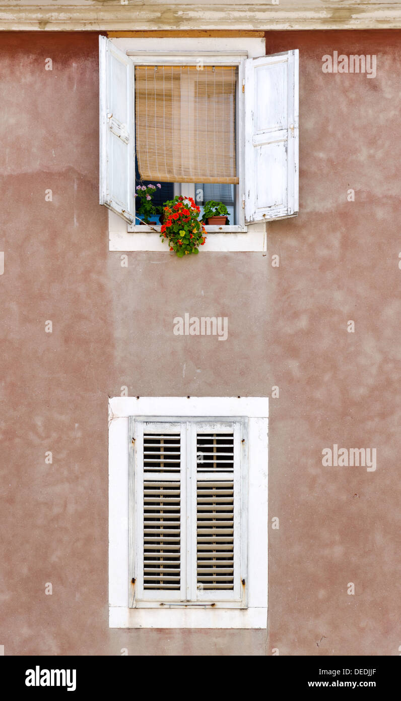 Pink facade hi-res stock photography and images - Alamy