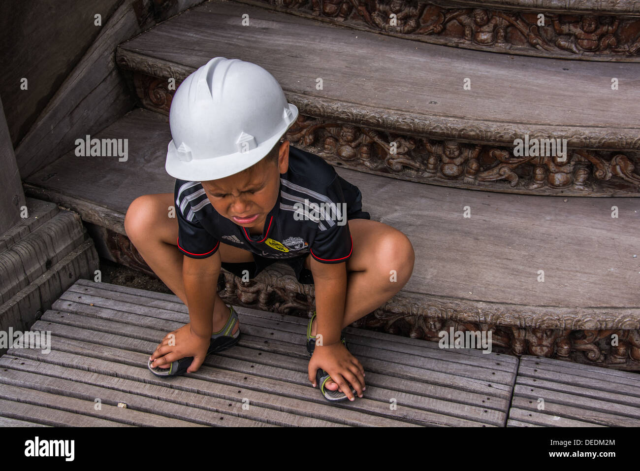 Miserable child crying hi-res stock photography and images - Alamy