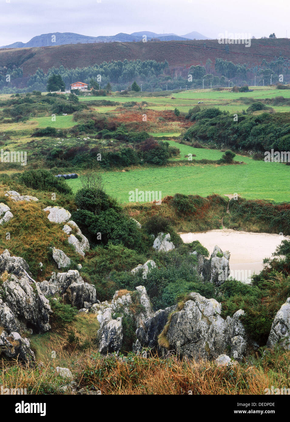 Gulpiyuri beach hi-res stock photography and images - Alamy