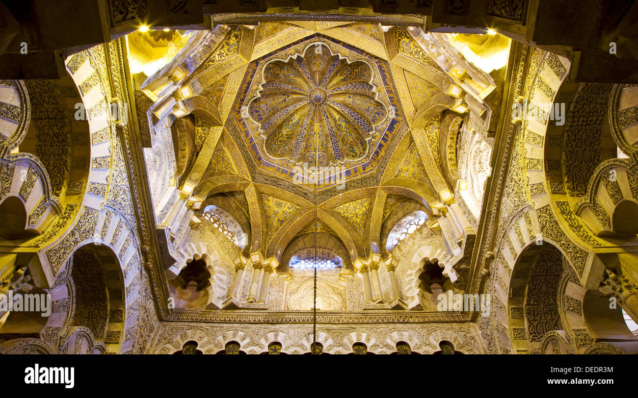 Dome mihrab mosque cordoba hi-res stock photography and images - Alamy