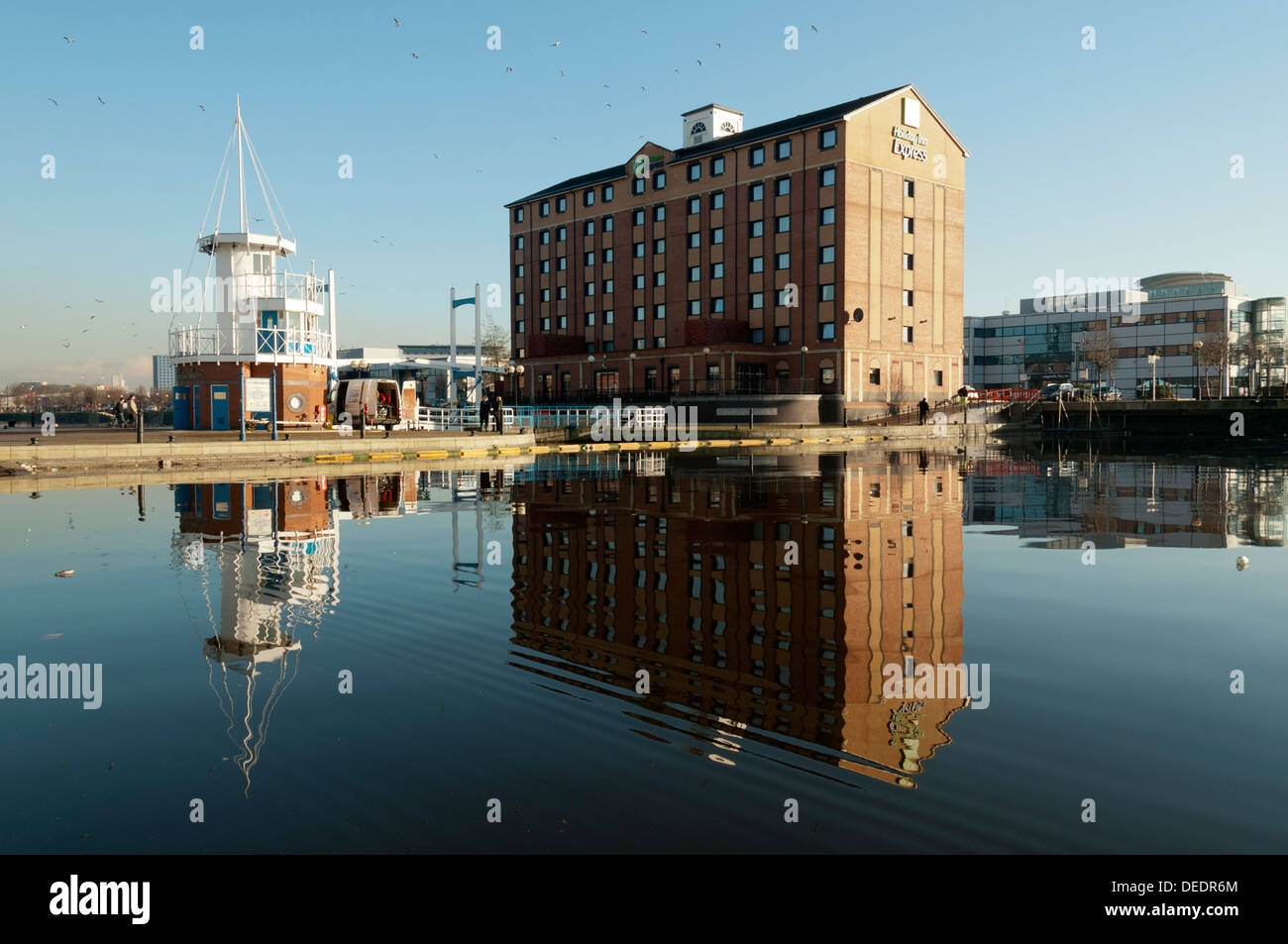 Welland canal lock hi-res stock photography and images - Alamy