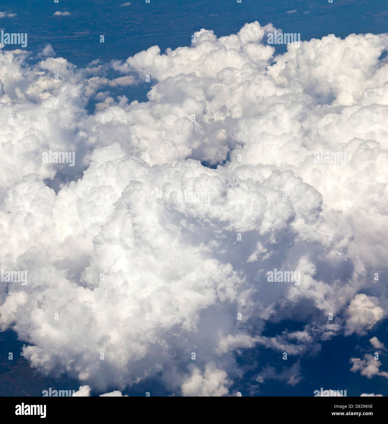 Dense layer of white cloud hi-res stock photography and images - Alamy